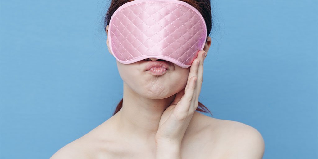 Can sleep reduce pimples and improve your skin? | La Roche-Posay